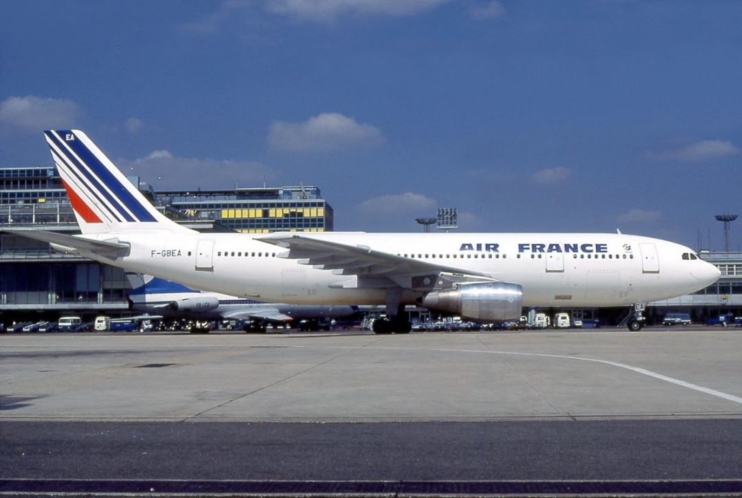Who started the Eurowhite paint scheme that all airlines use today ...