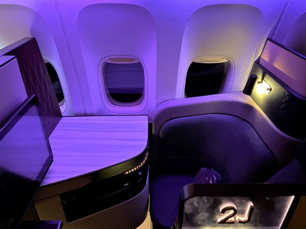 Which Qatar Airways Boeing 777-300ER Qsuite has the most windows ...