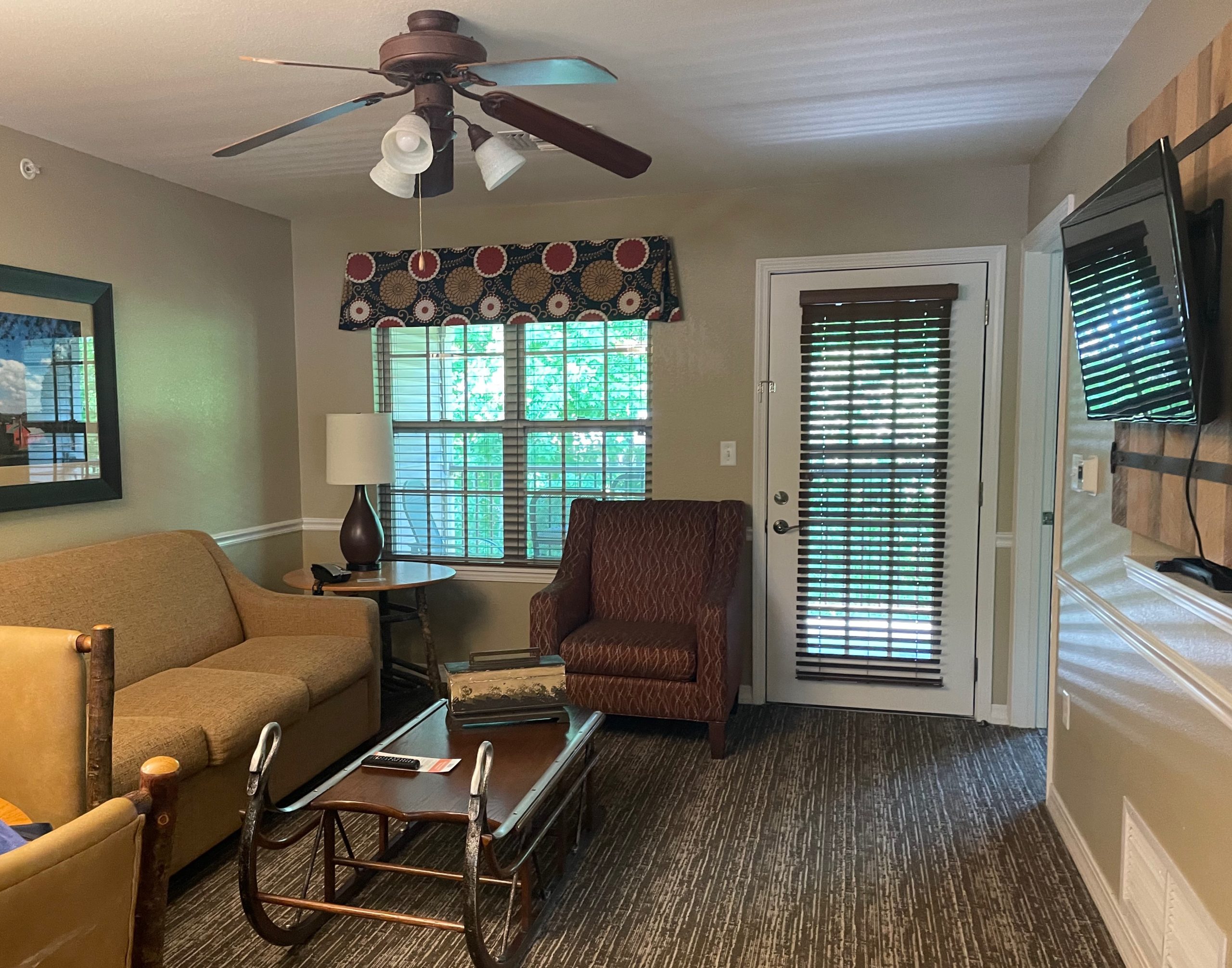 Hotel Review: Staying at Holiday Inn Club Vacations Oak n' Spruce ...