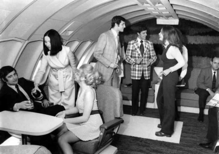 Did you know Air Canada had a dance floor on their 747 upper deck ...