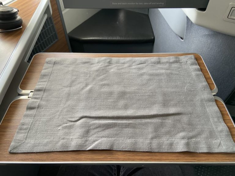 Review: Stuffing my face in American Airlines business class from ...