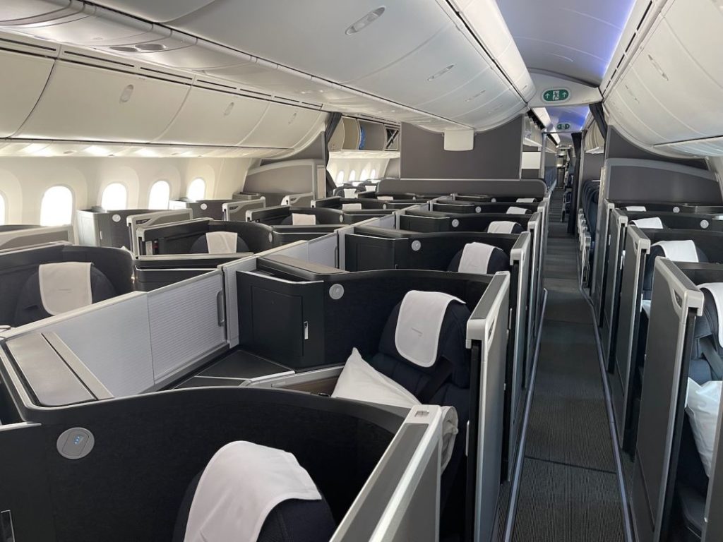 What are British Airways Club Suites like on the new Boeing 787-10 ...