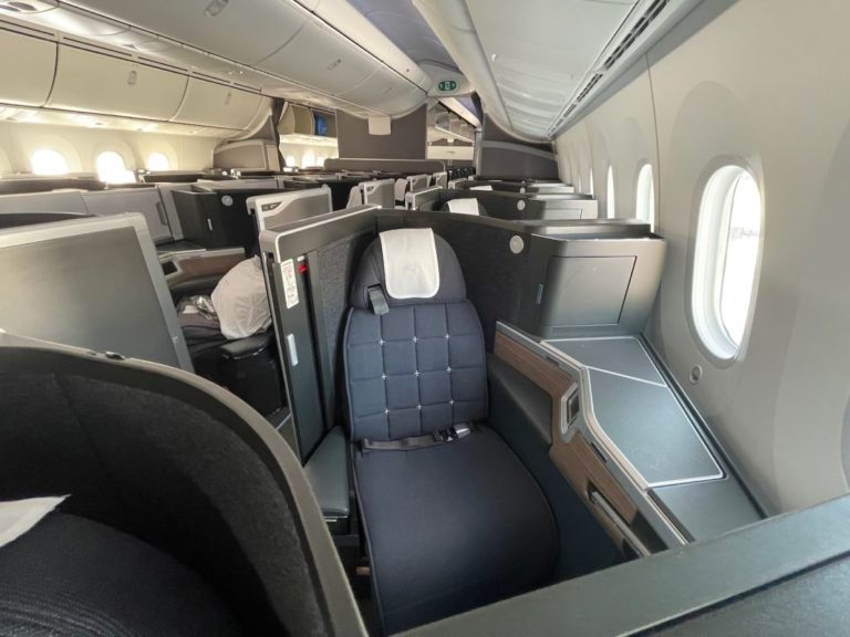 What are British Airways Club Suites like on the new Boeing 787-10 ...