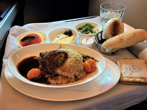 What are British Airways Club Suites like on the new Boeing 787-10 ...