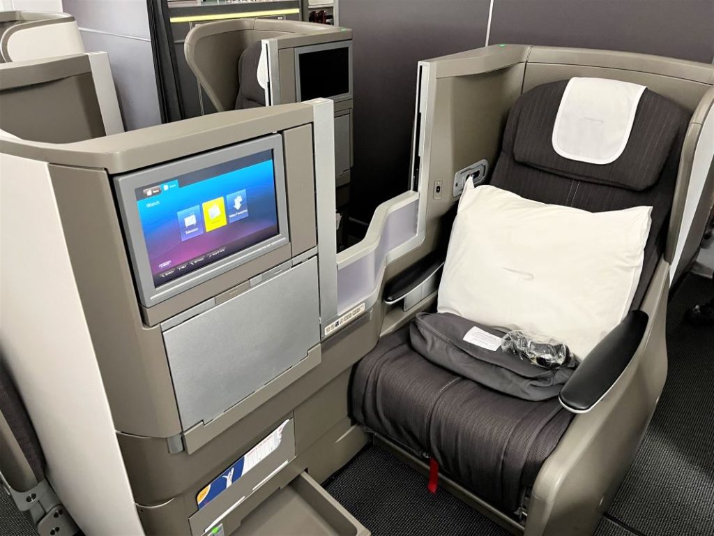 What's flying Sydney to London in Club World like on a British Airways ...