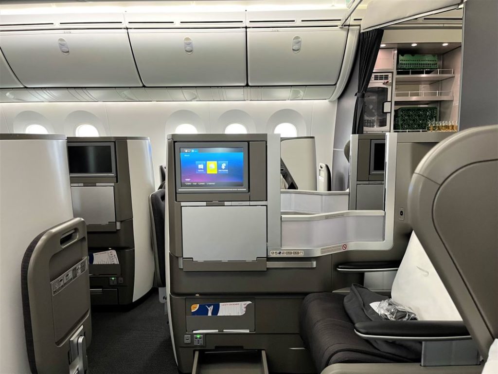 What's flying Sydney to London in Club World like on a British Airways ...