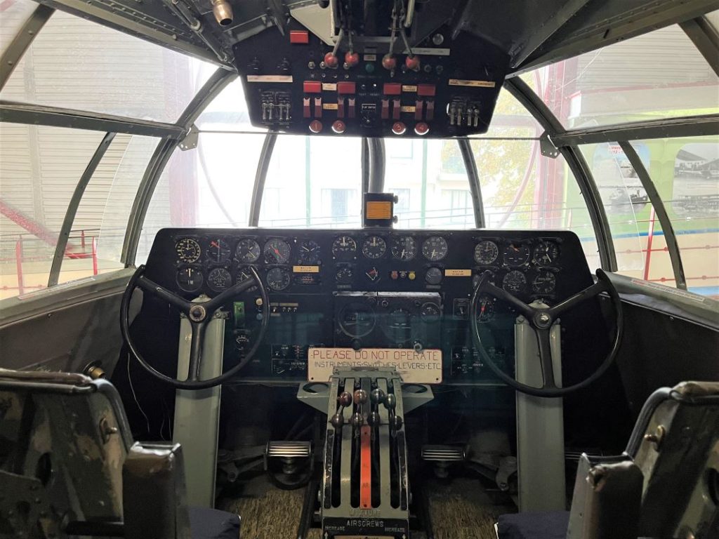 What's it like inside a vintage Ansett Short Sandringham flying boat ...