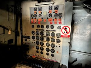 What's it like inside a vintage Ansett Short Sandringham flying boat ...