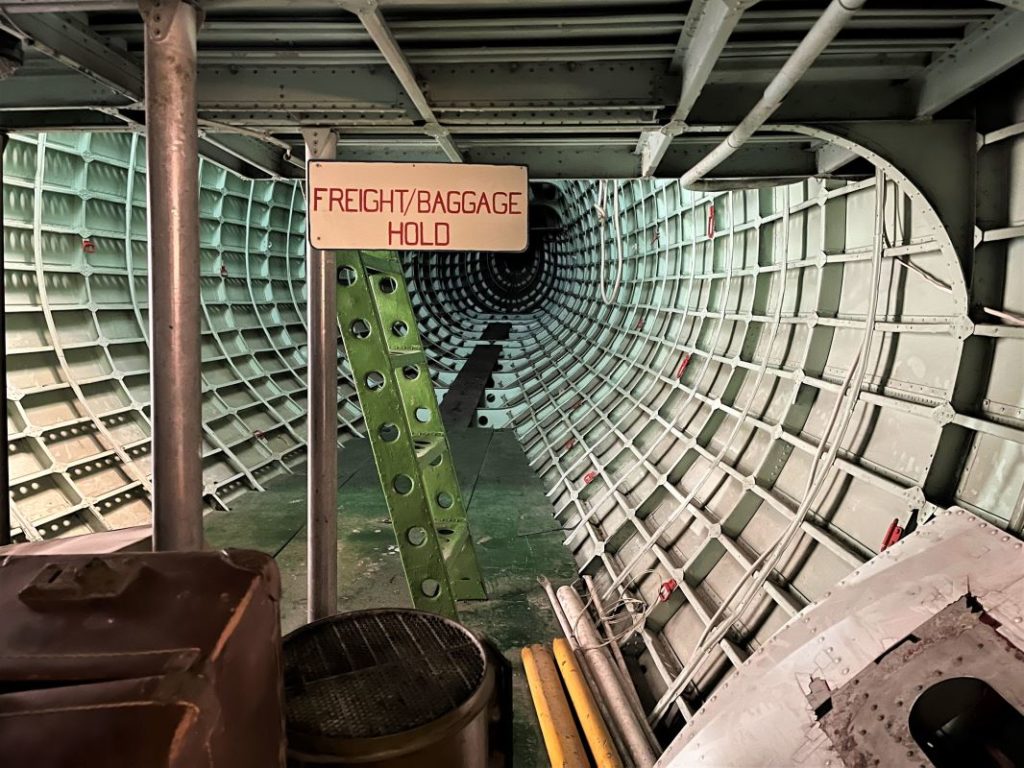 What's it like inside a vintage Ansett Short Sandringham flying boat ...