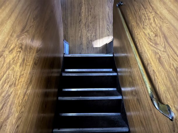 What's it like inside a vintage Ansett Short Sandringham flying boat ...