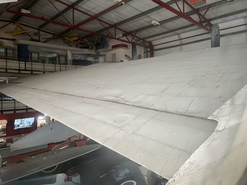 What's it like inside a vintage Ansett Short Sandringham flying boat ...