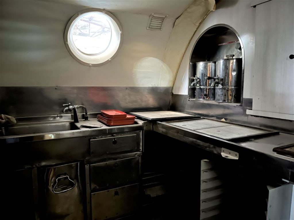 What's it like inside a vintage Ansett Short Sandringham flying boat ...
