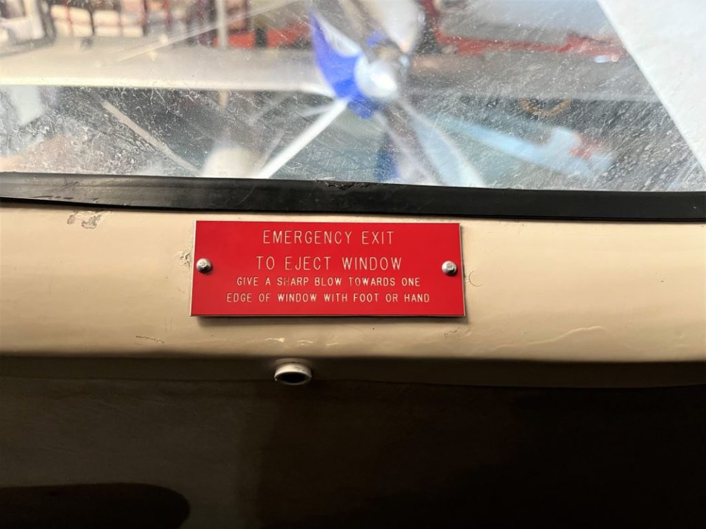 What's it like inside a vintage Ansett Short Sandringham flying boat ...