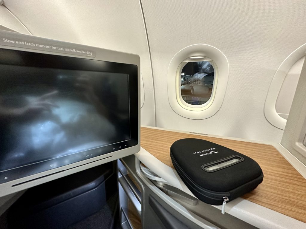 Review: American Airlines Flagship First A321T JFK-LAX - TravelUpdate