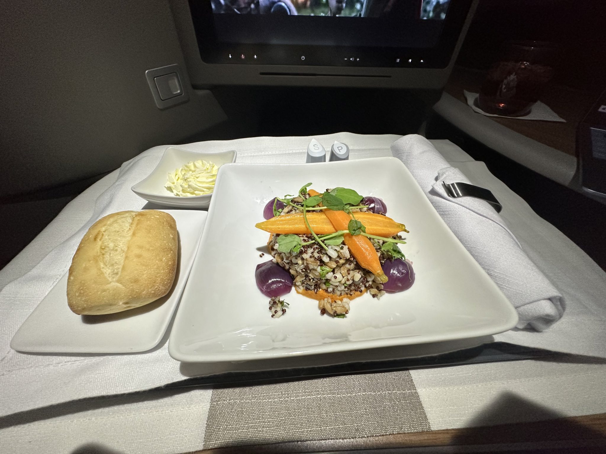 Review: American Airlines Flagship First A321T JFK-LAX - TravelUpdate
