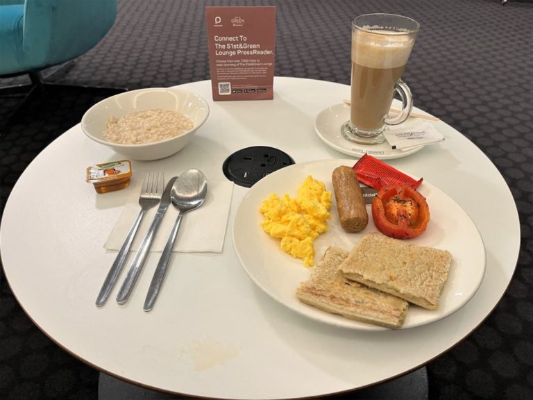 Review: American Airlines' surprisingly good Premium Economy - TravelUpdate