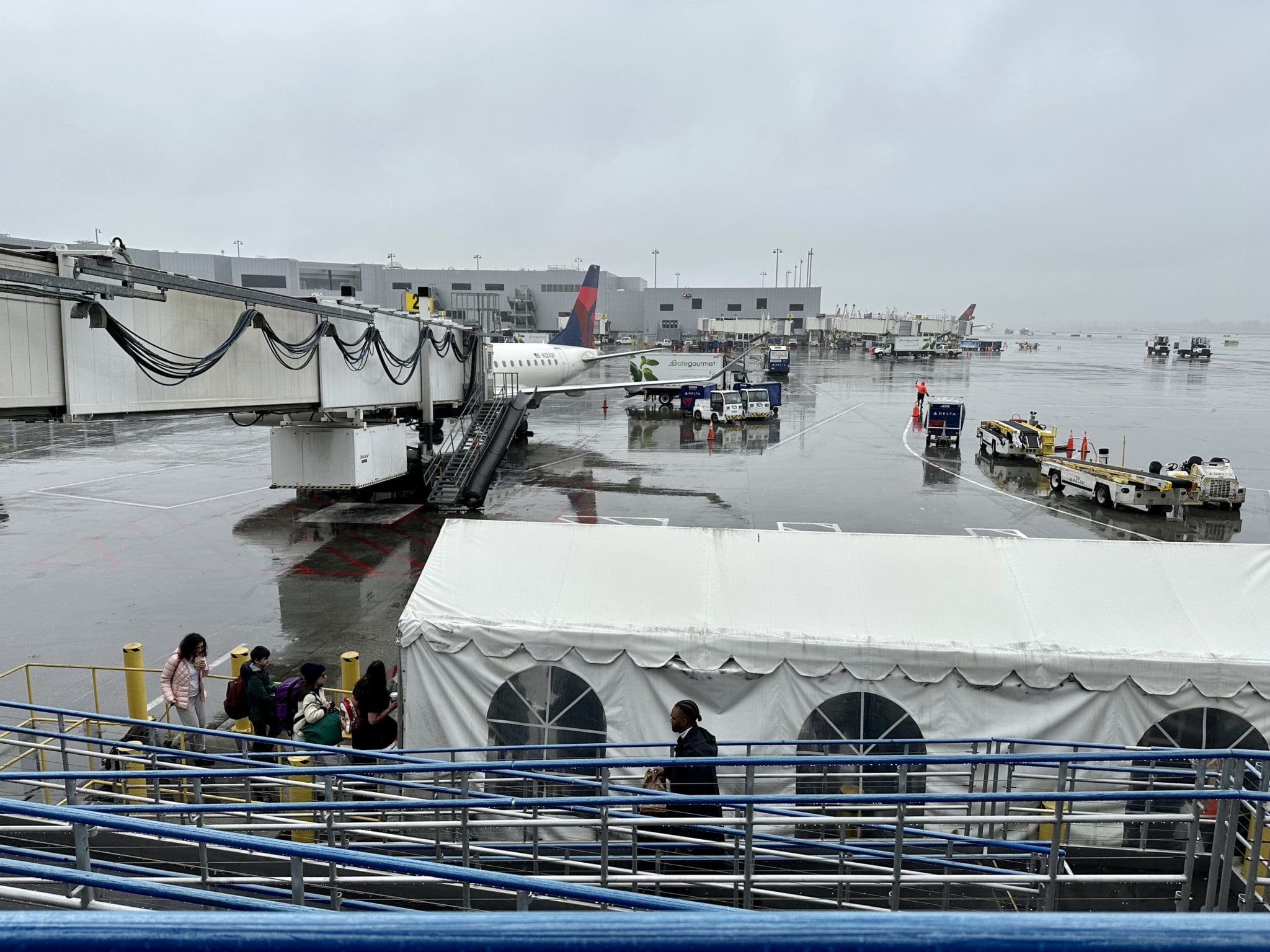 Review: Delta One Suites A330-900neo Los Angeles to New York - TravelUpdate