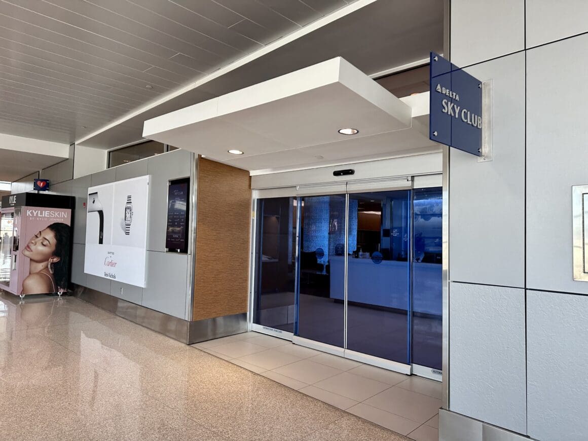 Lounge Review: Delta Sky Club Indianapolis (IND) - TravelUpdate