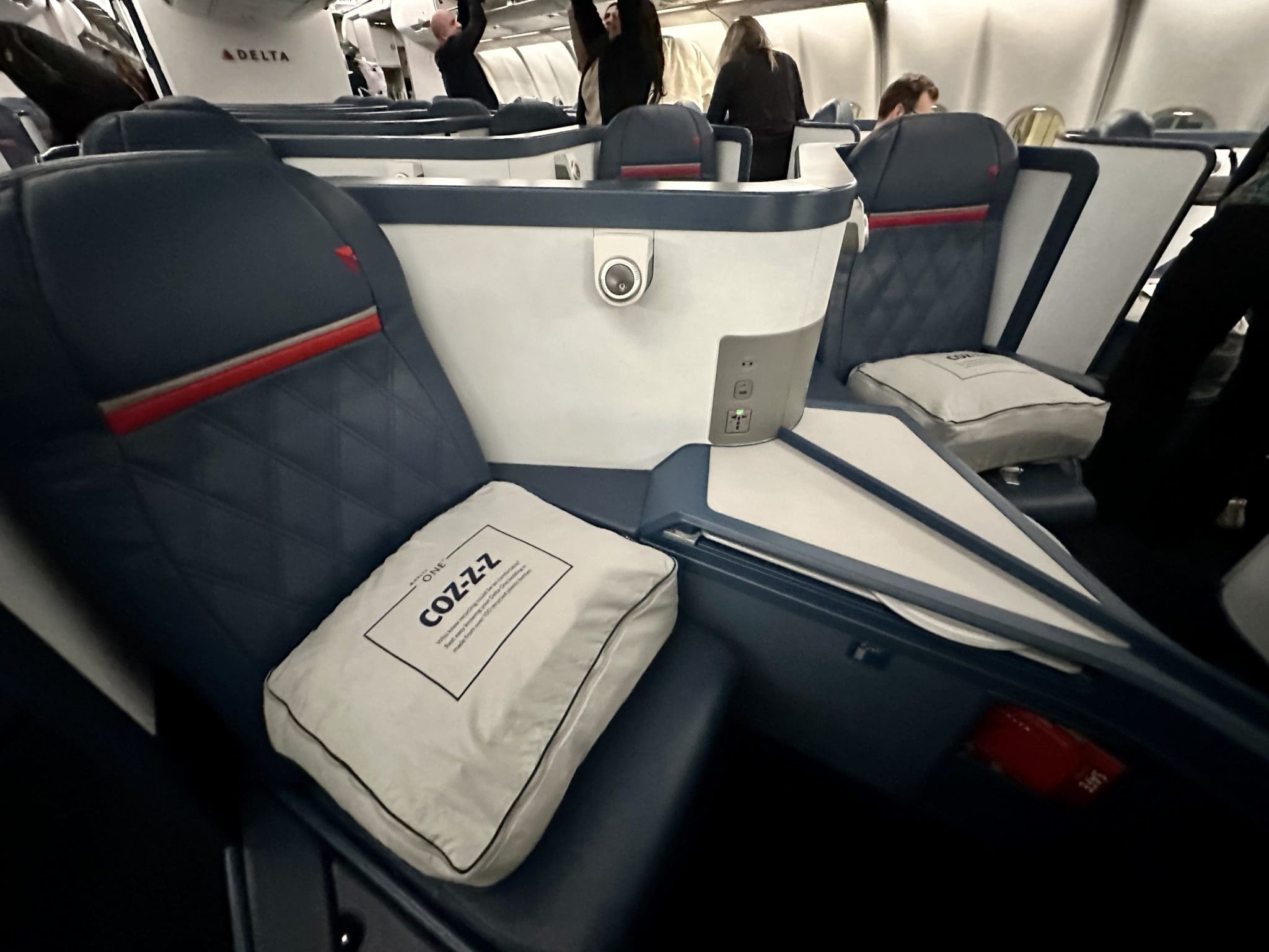 Review: Delta One's A330-300 New York to Amsterdam - TravelUpdate