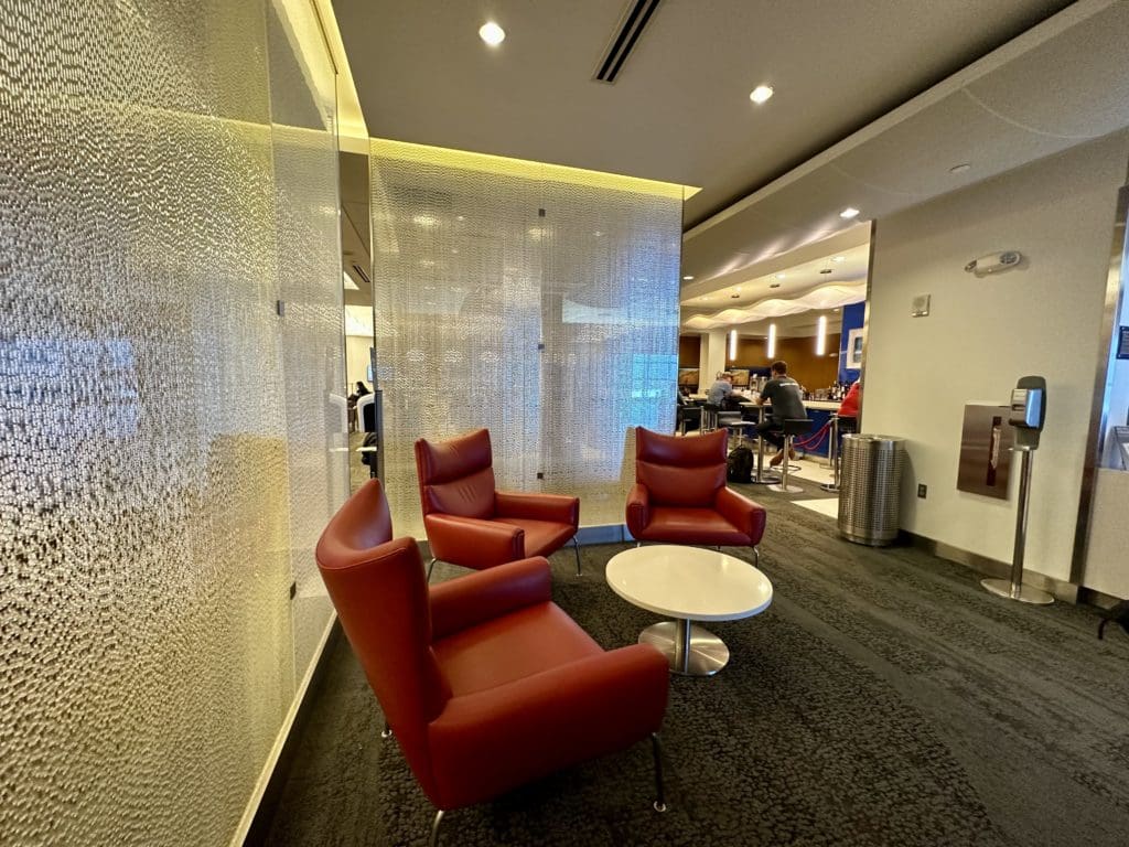 Lounge Review: Delta Sky Club Indianapolis (IND) - TravelUpdate