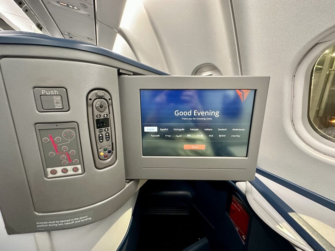 Review: Delta One's A330-300 New York to Amsterdam - TravelUpdate