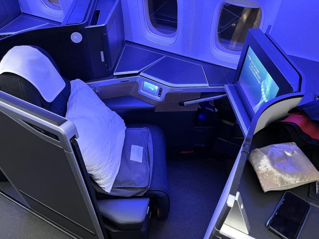 Review: British Airways business class Club Suites from New York to ...
