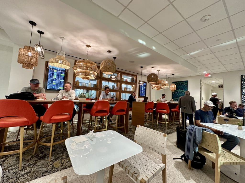 Review: Escape Lounge Fort Lauderdale (FLL) - TravelUpdate