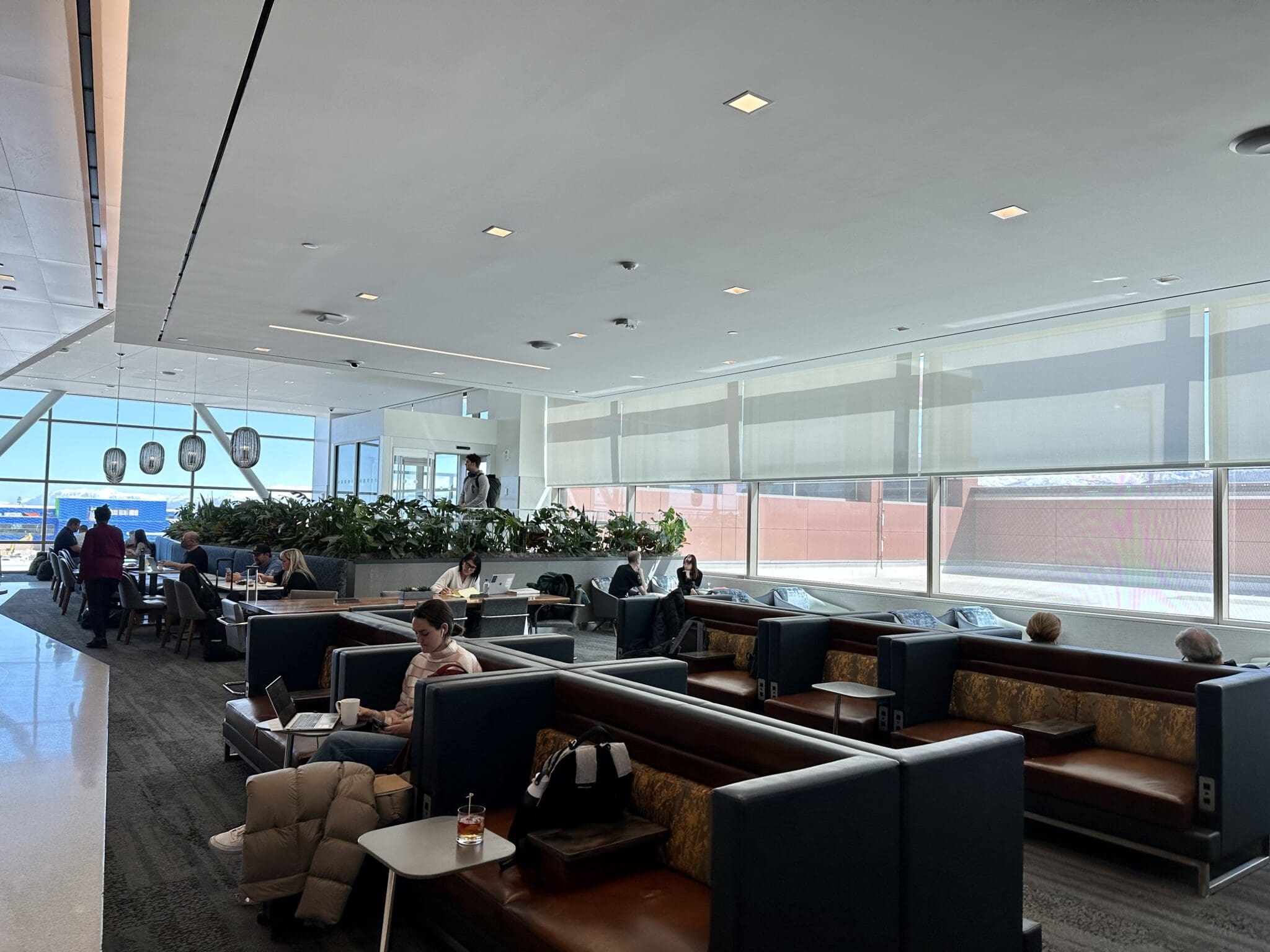 Lounge Review: Great Delta Sky Club in Salt Lake City (SLC) - TravelUpdate