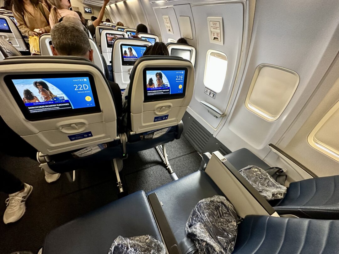 Premium Transcon Review: United Boeing 757-200 in Economy - TravelUpdate