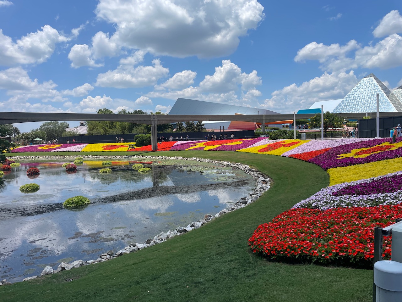 Topiary Characters at EPCOT International Flower & Garden Festival ...
