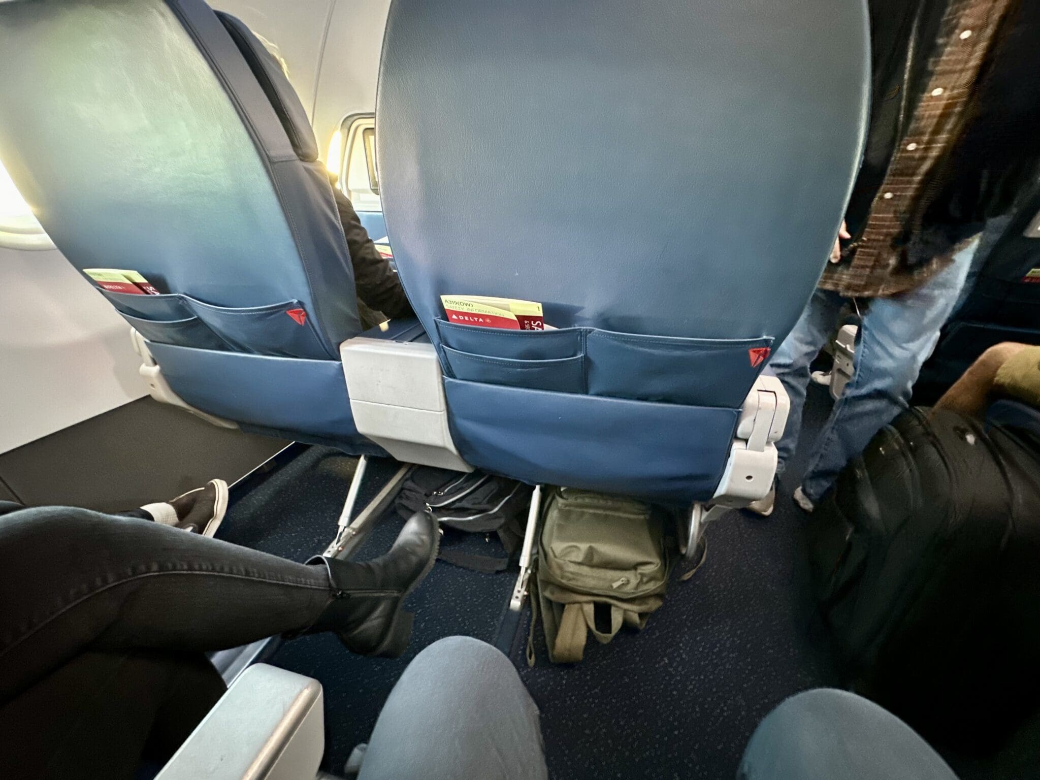 Review: Delta A319 Comfort Plus Las Vegas to Los Angeles - TravelUpdate
