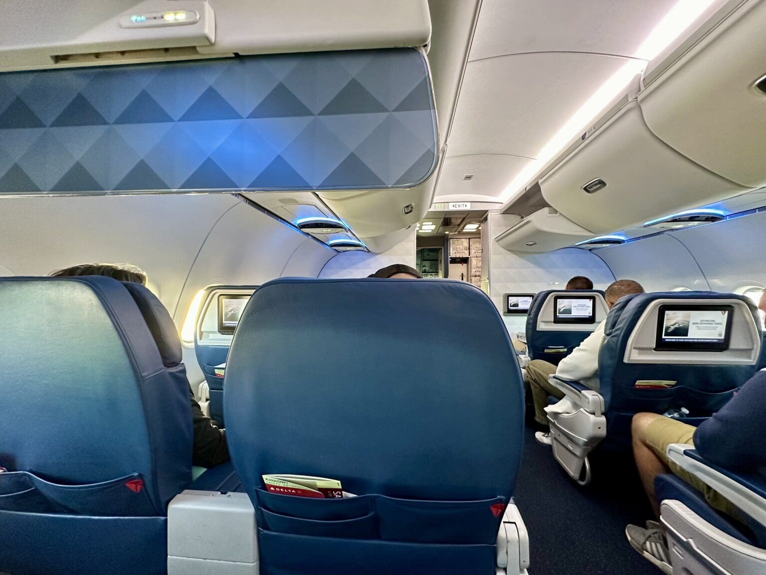 Review: Delta A319 Comfort Plus Las Vegas to Los Angeles - TravelUpdate