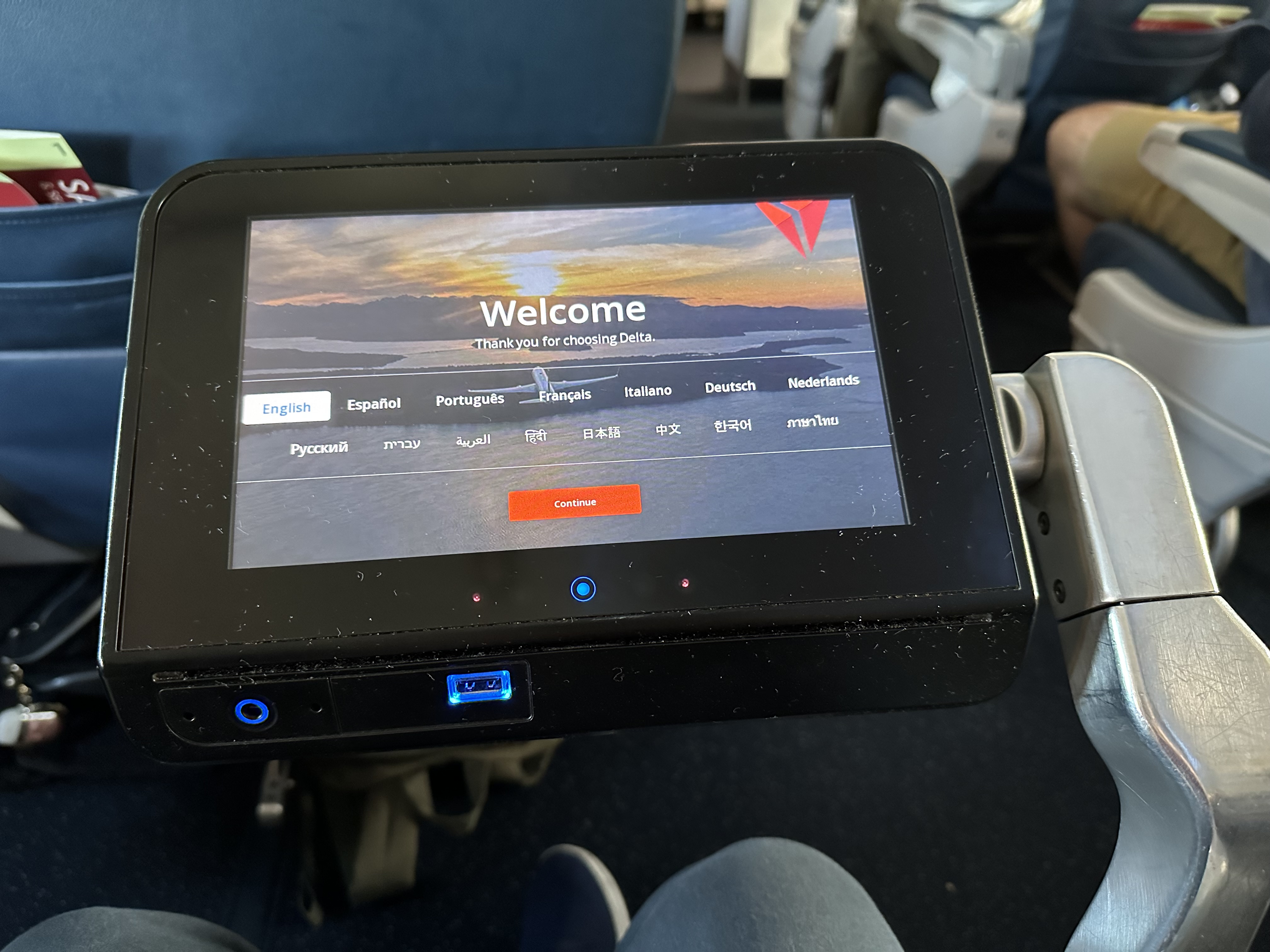 Review: Delta A319 Comfort Plus Las Vegas to Los Angeles - TravelUpdate