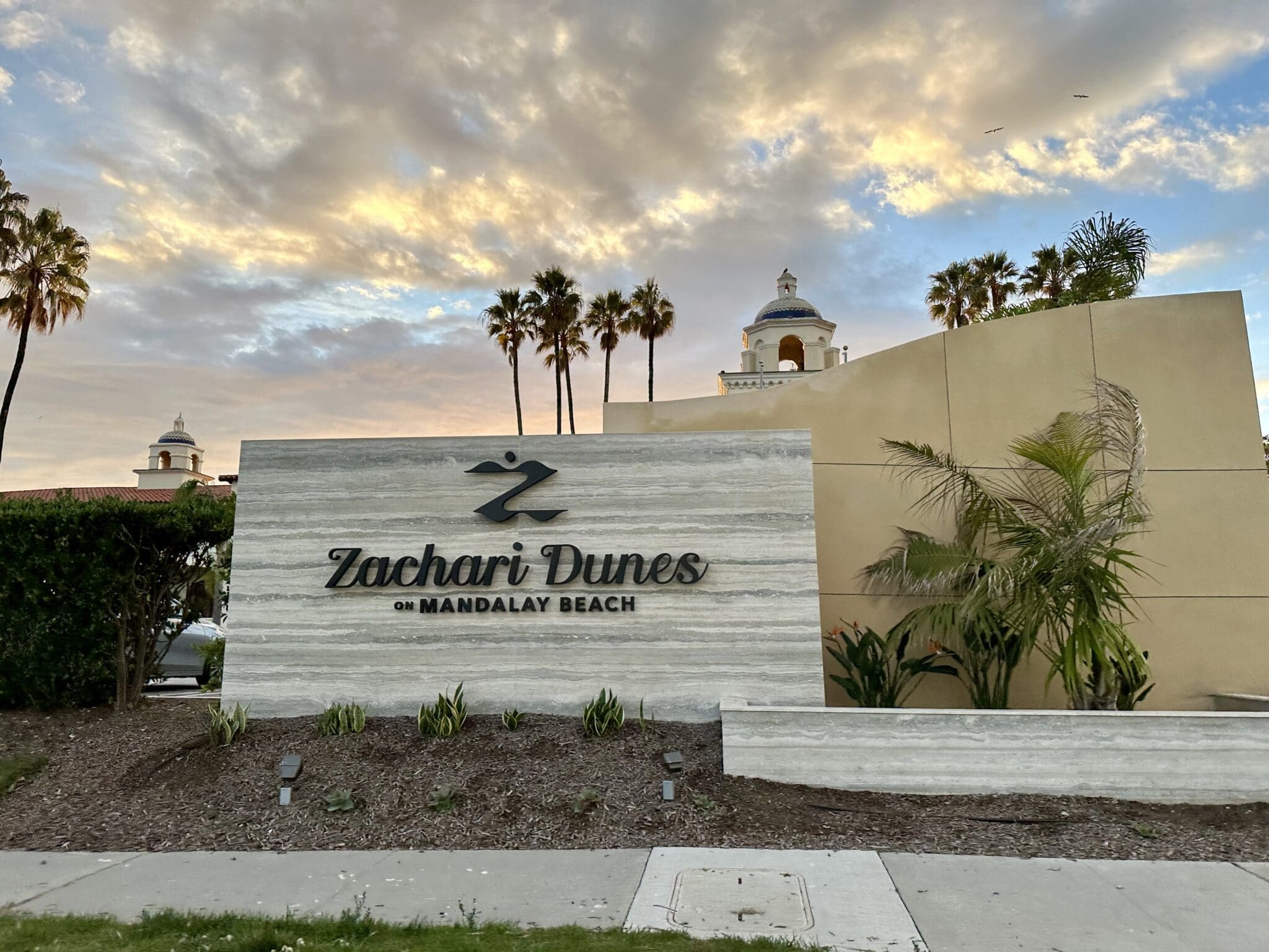 California Resort Review: Zachari Dunes Mandalay Beach, Curio ...