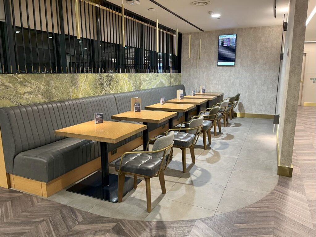 Review: The nicely designed East Lounge at Dublin Airport - TravelUpdate