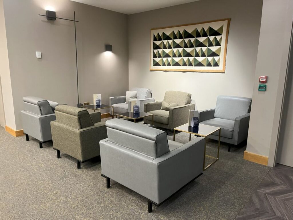 Review: The nicely designed East Lounge at Dublin Airport - TravelUpdate