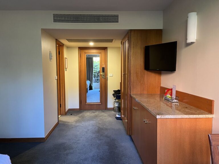 Hotel Review: The interesting Country Club Tasmania in Launceston ...