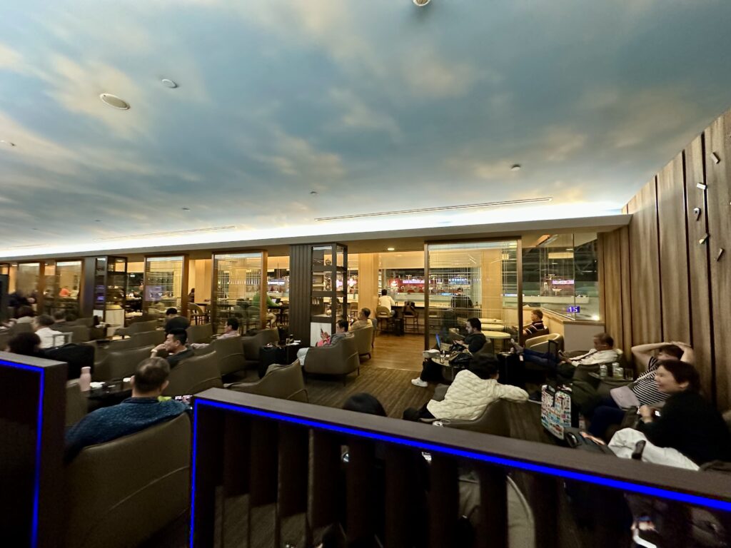 Review: EVA Air Star Lounge Taipei (TPE) - TravelUpdate