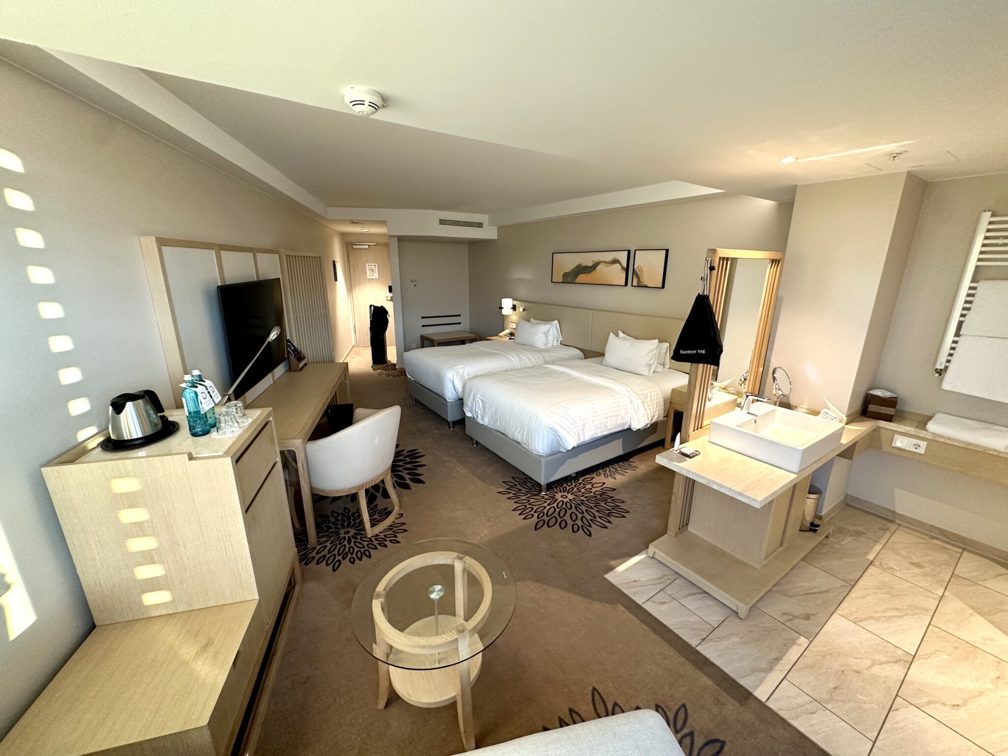 What Is Delta Hotels by Marriott? A Hotel Guide and Review - TravelUpdate