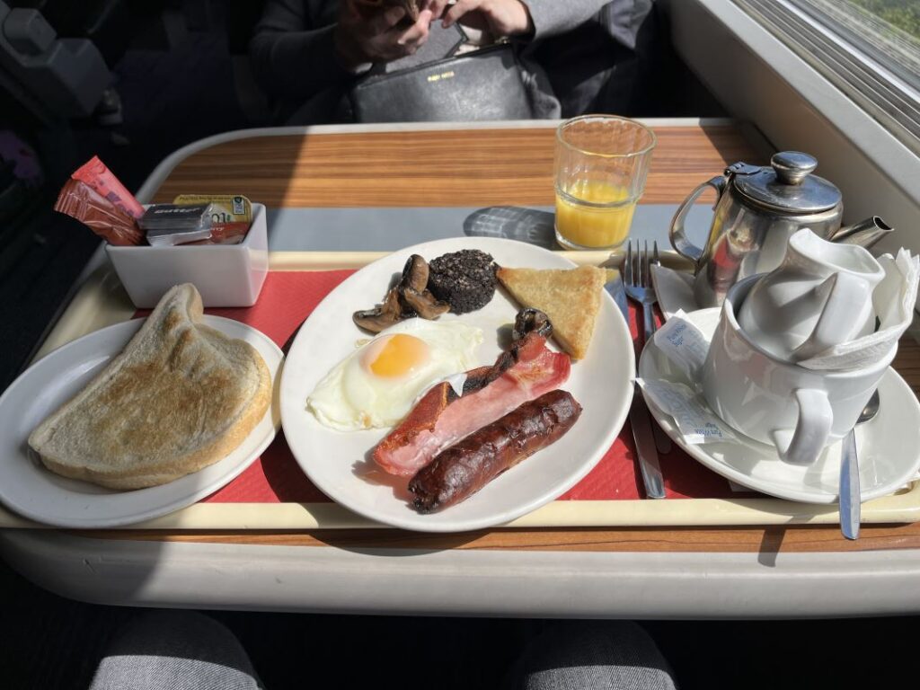 Yum! Who likes the first class full breakfast on the Enterprise train ...