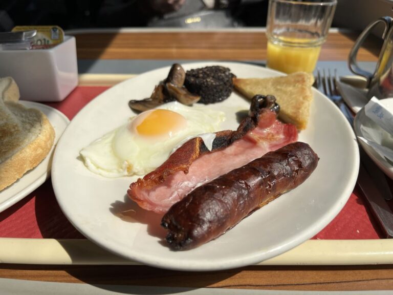 Yum! Who likes the first class full breakfast on the Enterprise train ...
