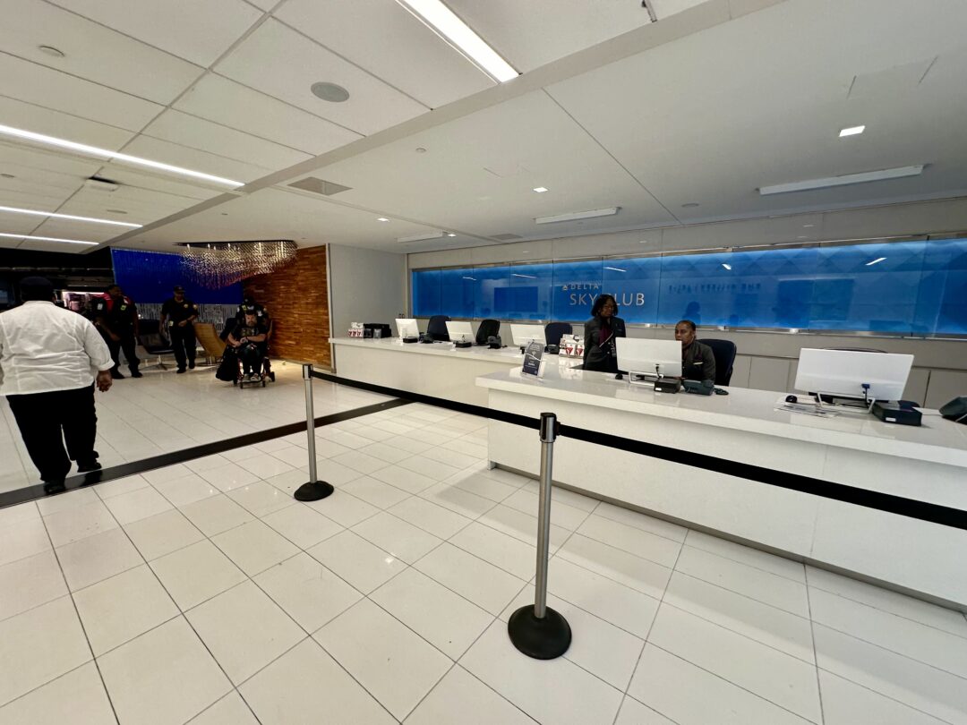 Review: Delta Atlanta Sky Club Concourse B - TravelUpdate