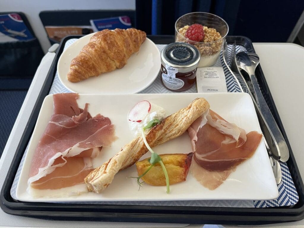 Review: Dublin to London in British Airways Club Europe - TravelUpdate