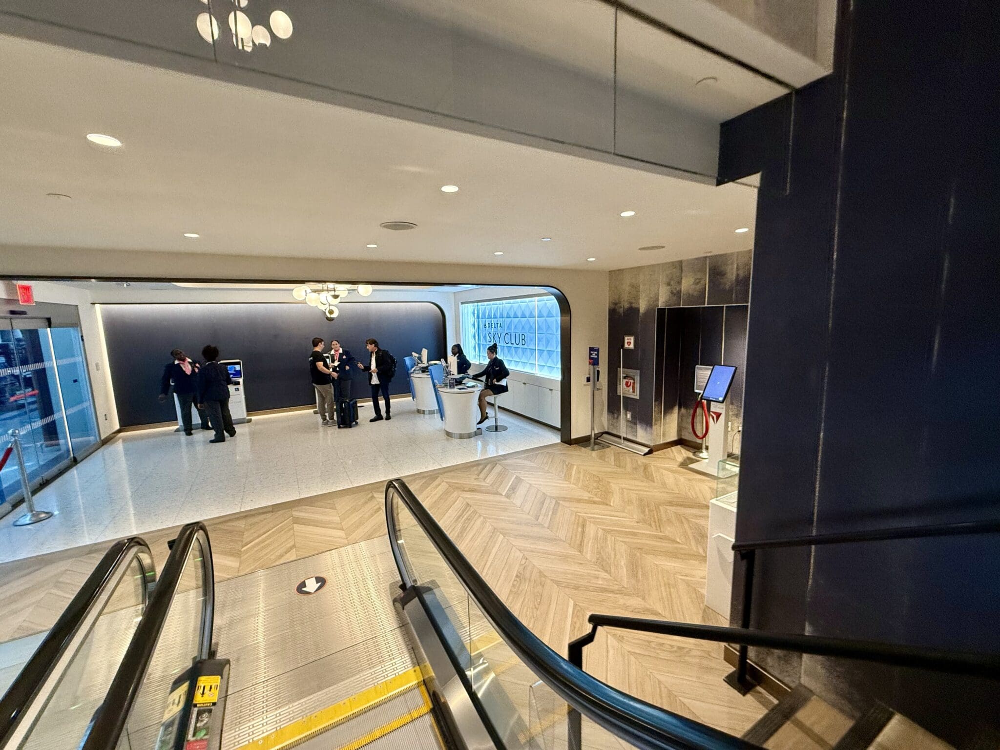 Lounge Review: The Newer JFK Delta Sky Club Concourse A - TravelUpdate