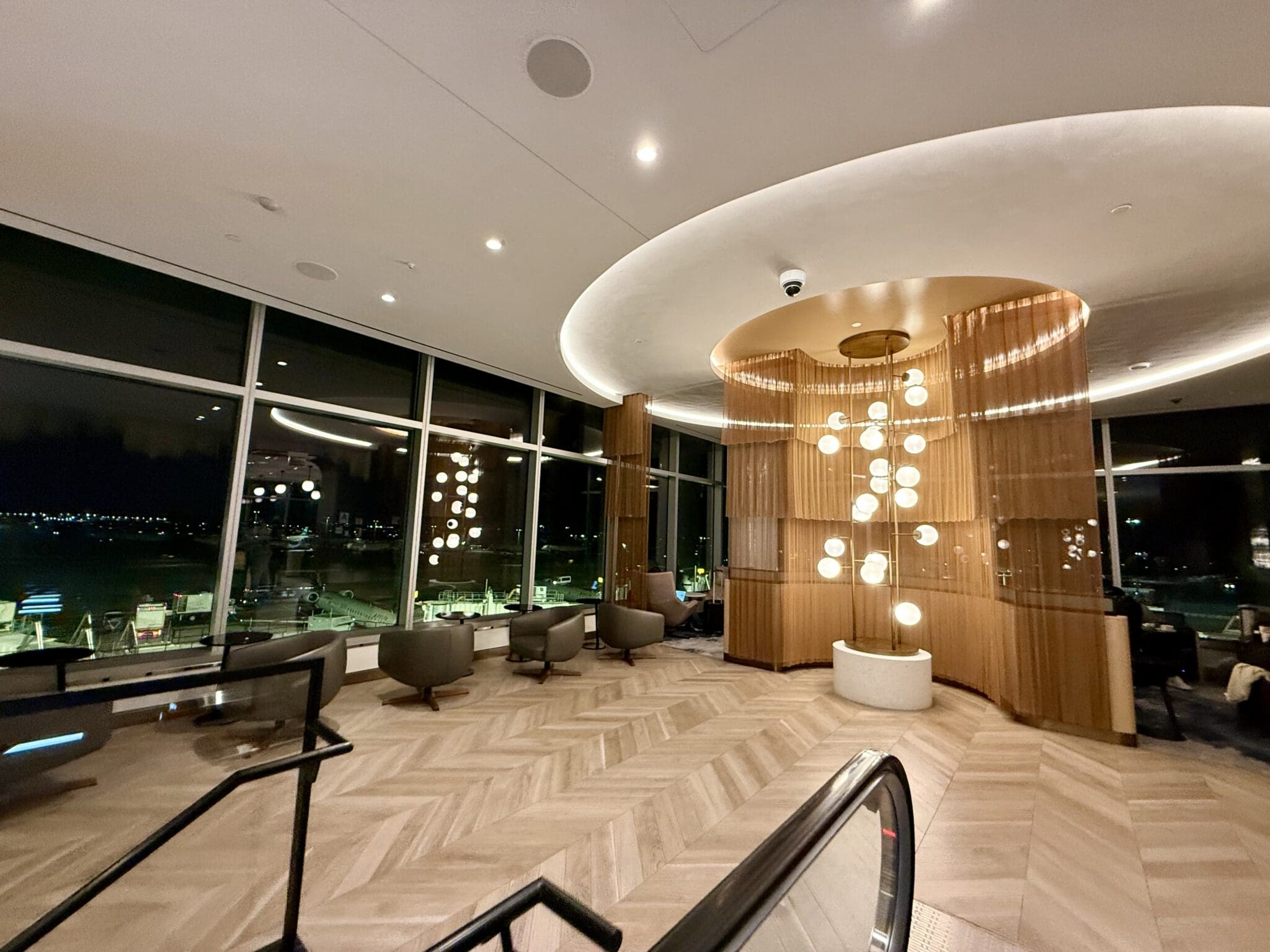 Lounge Review: The Newer JFK Delta Sky Club Concourse A - TravelUpdate