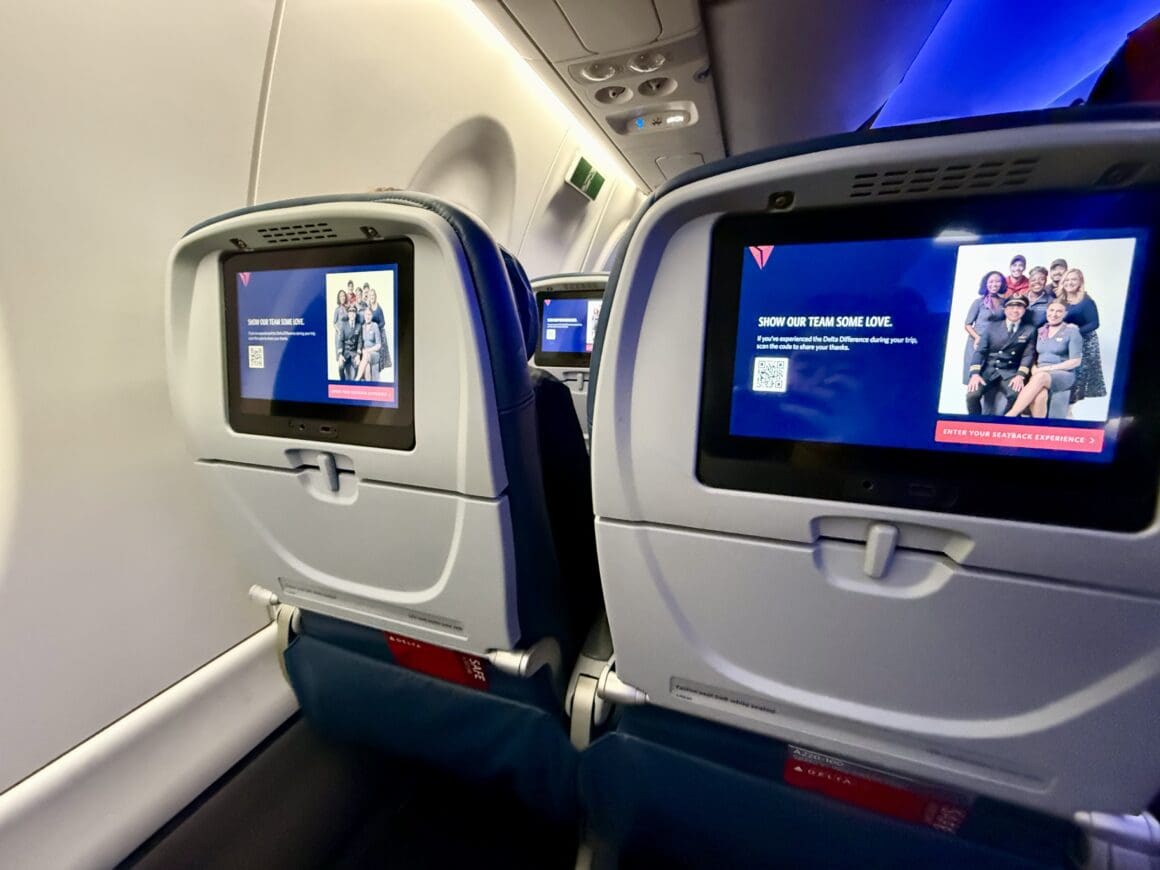 Review: Delta Airlines A220 Main Cabin New York (LGA) to Chicago (ORD ...