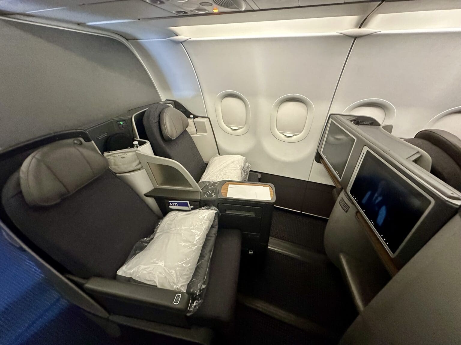 Review: American Flagship First Versus Business on A321 Transcon ...