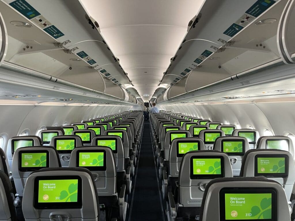 What are the economy class seats like on the Aer Lingus A321LR ...