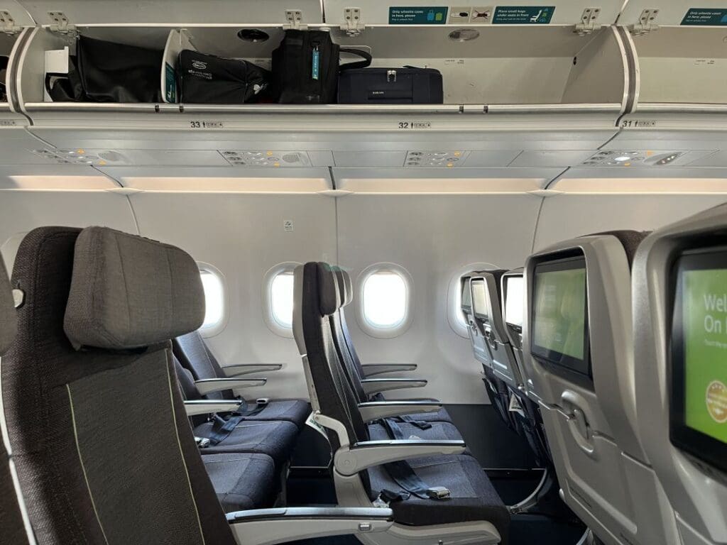 What are the economy class seats like on the Aer Lingus A321LR ...