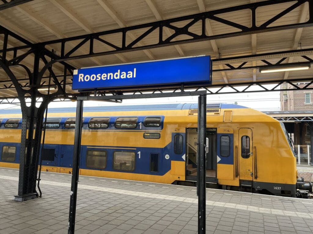 Is there any reason to upgrade to First Class on Dutch trains ...